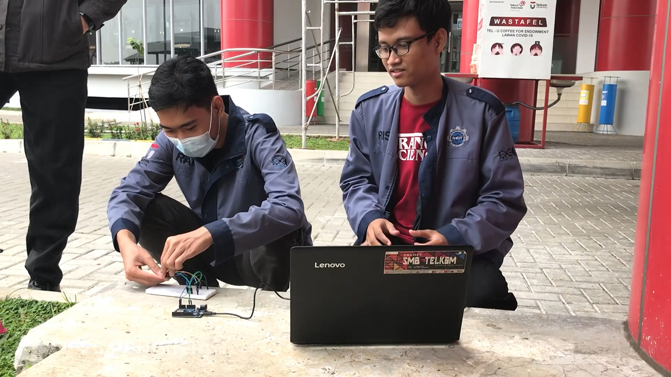 [PENGMAS 2022] RANCANG BANGUN ALAT PENDETEKSI SUHU TUBUH BERBASIS ...